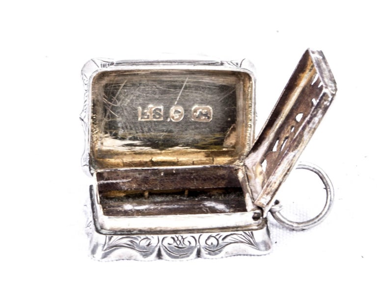 Antique Victorian Silver Vinaigrette Edward Smith, 1864 at 1stDibs