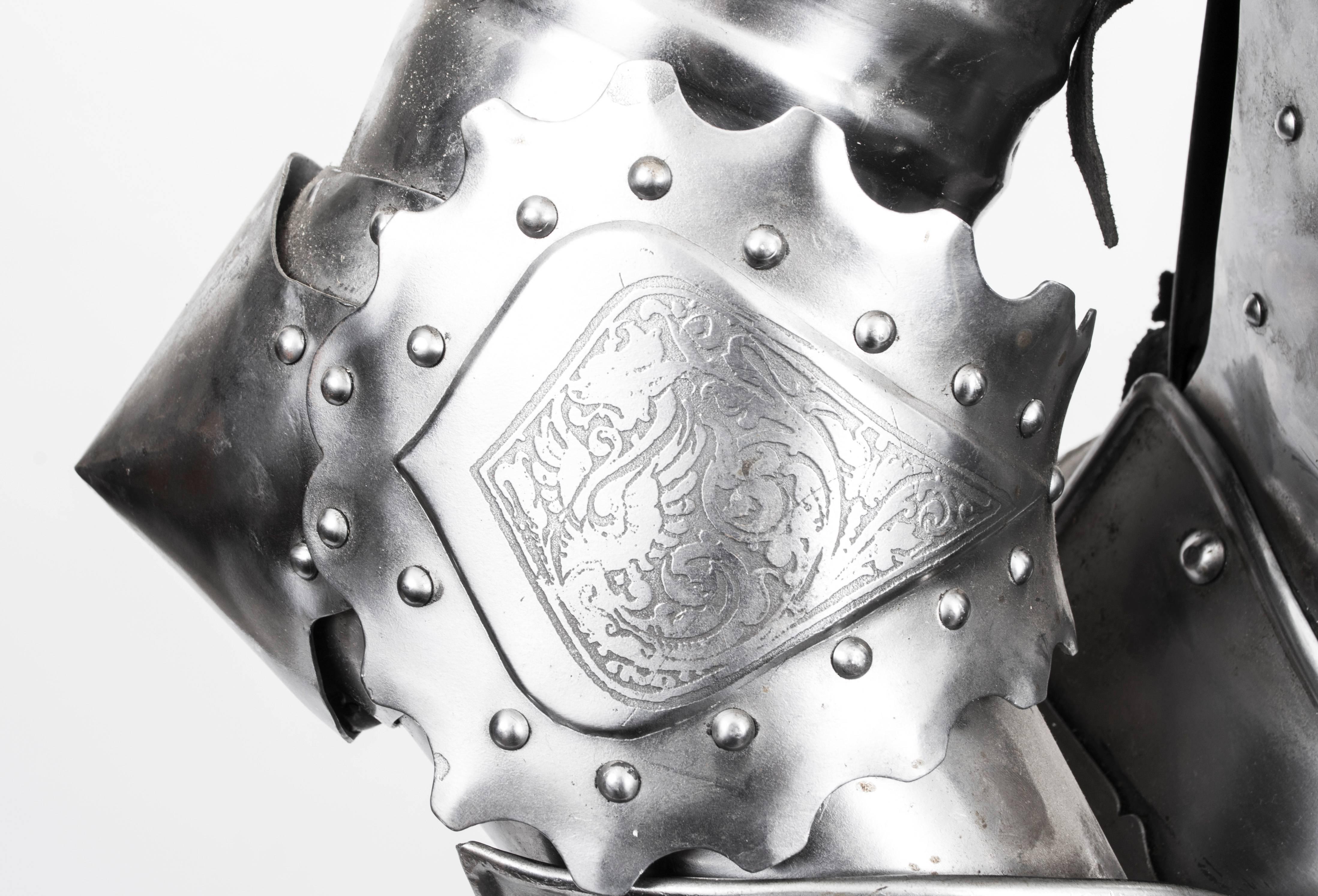Vintage 16th Century Style Complete Suit of Armour Engraved at 1stDibs ...