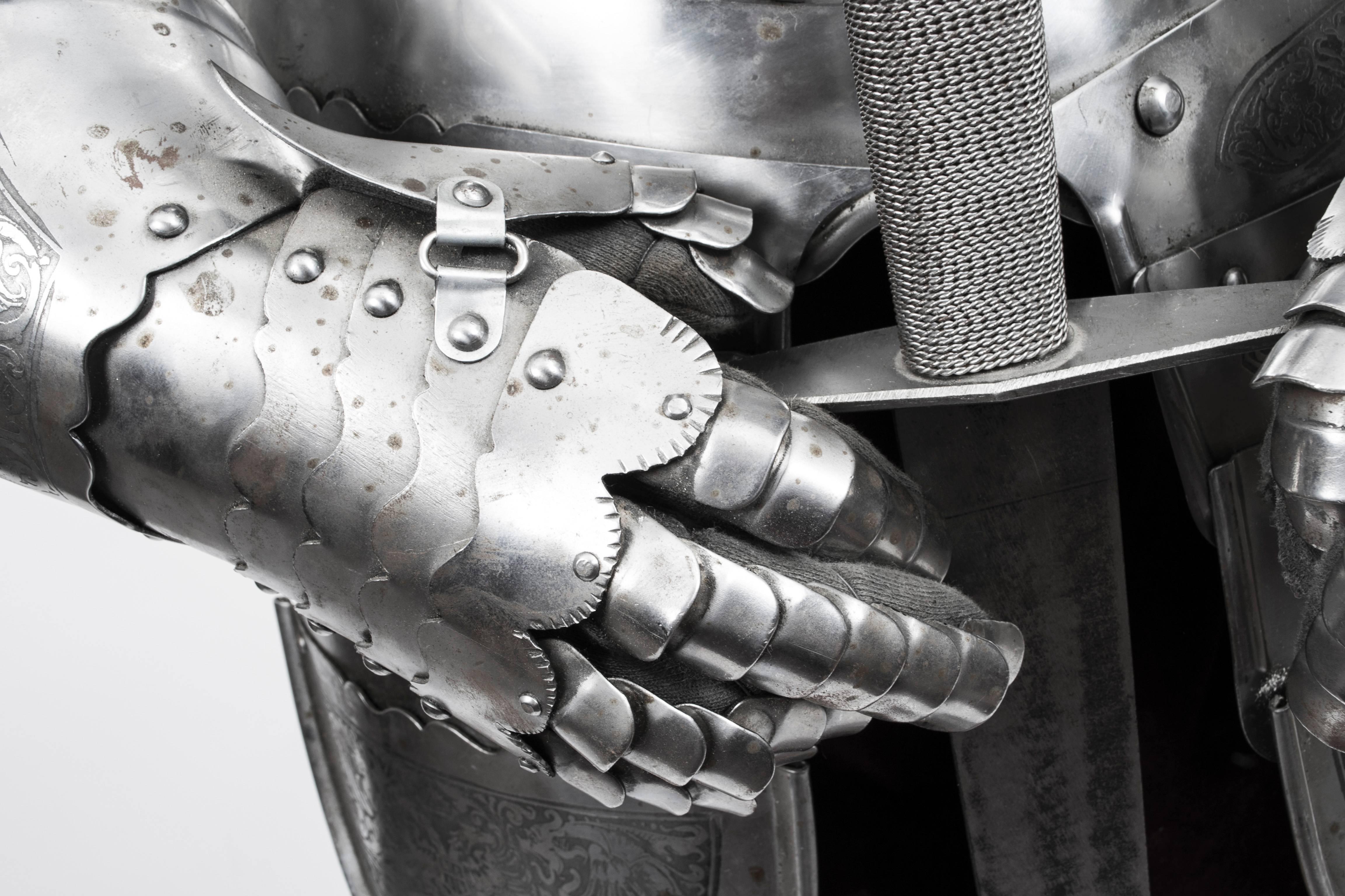 Vintage 16th Century Style Complete Suit of Armour Engraved at 1stDibs ...