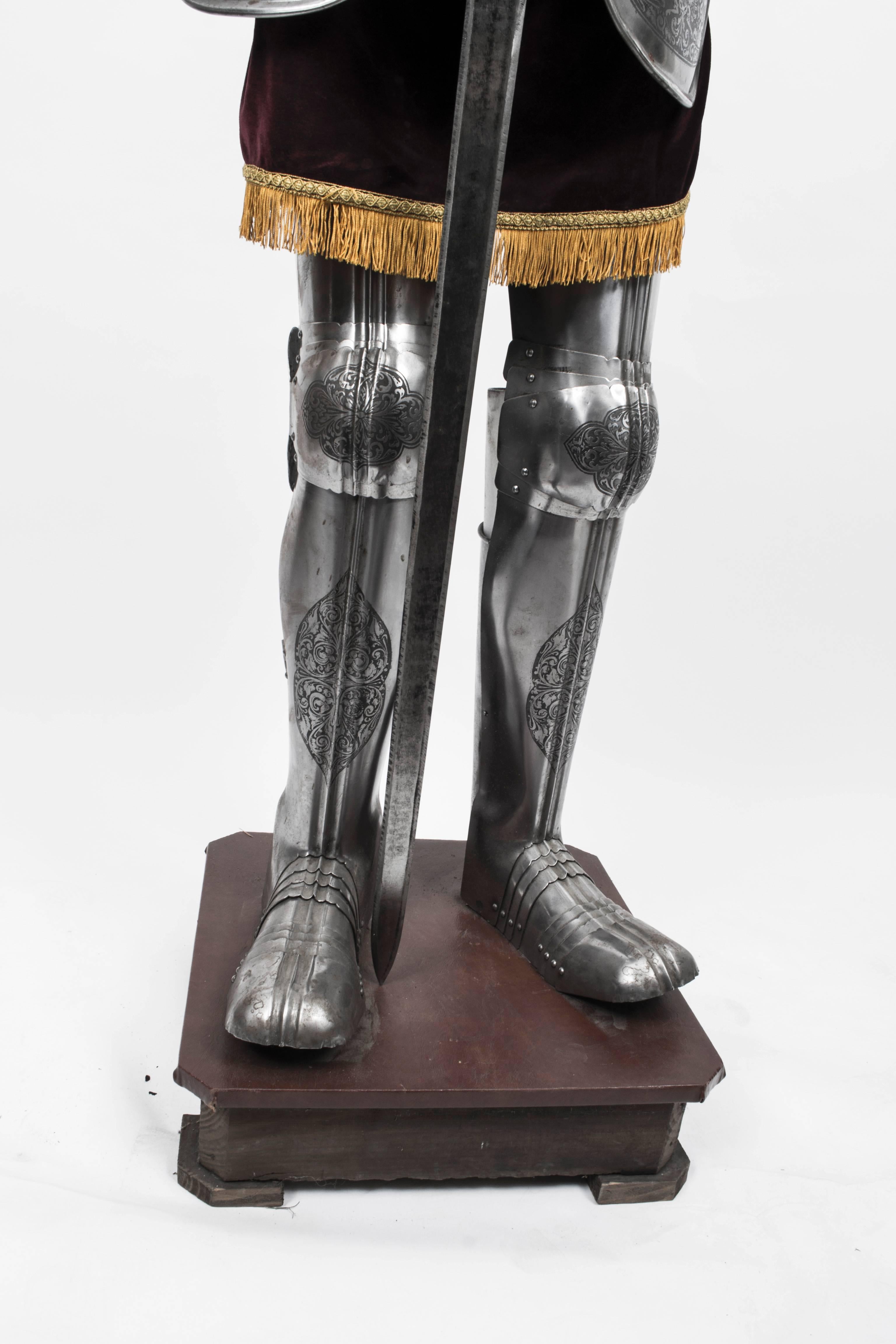 Vintage 16th Century Style Complete Suit of Armour Engraved at 1stDibs ...