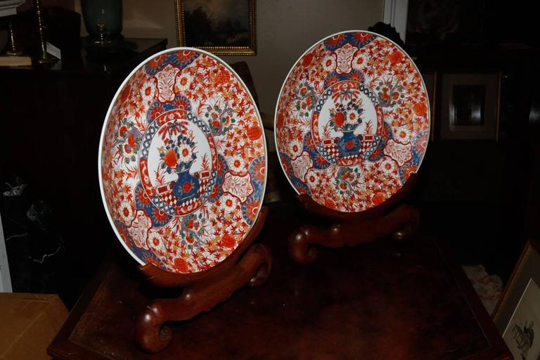 Pair of Chinese Chargers in the Imari Style, 20th Century at 1stDibs
