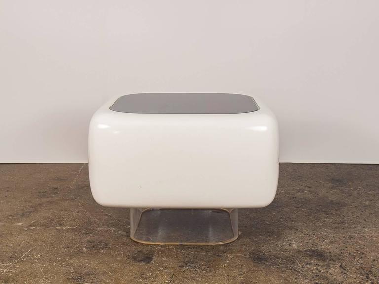 Floating Fiberglass Table by Warren Platner at 1stDibs