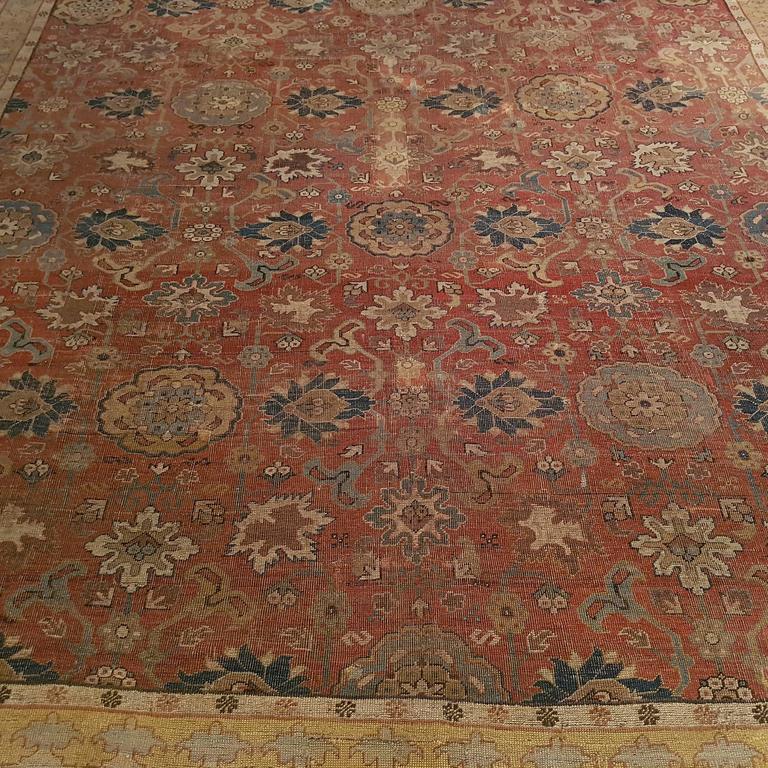 18th Century Caucasian Carpet with Harshang Pattern For Sale at 1stDibs