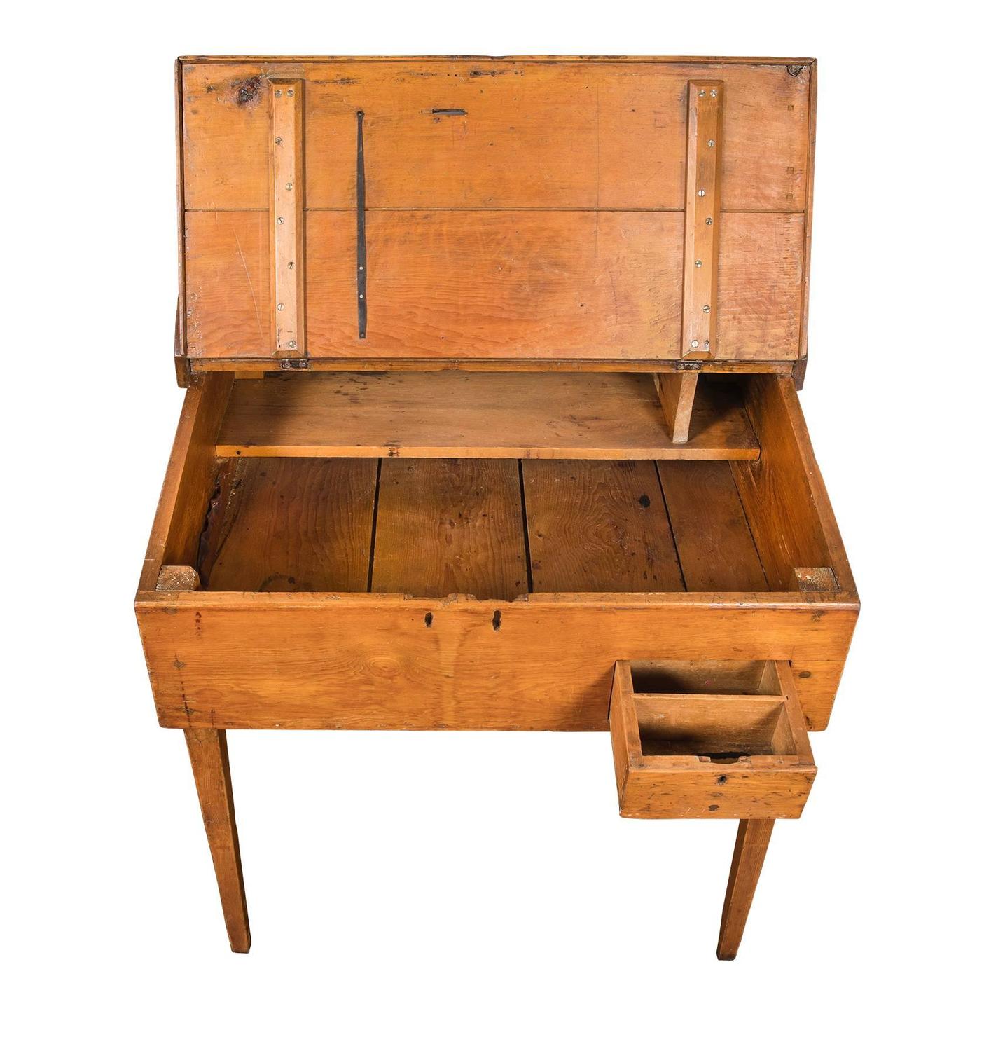 19th Century Primitive Americana Pine Desk For Sale at 1stdibs