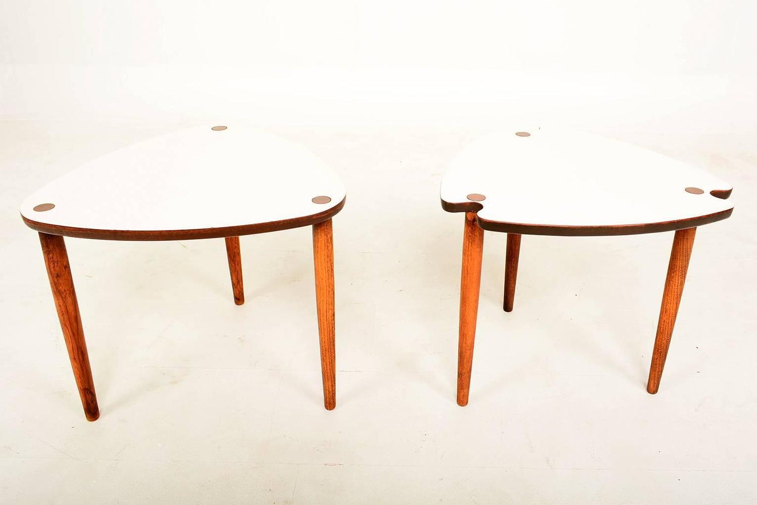 Mid-Century Modern Triangular Nesting Tables For Sale at 1stdibs