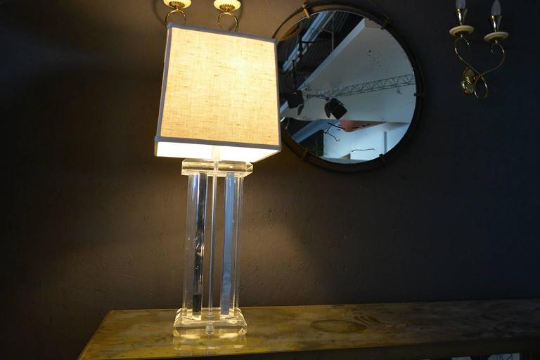 Mid Century Modern Lucite Table Lamp For Sale at 1stDibs