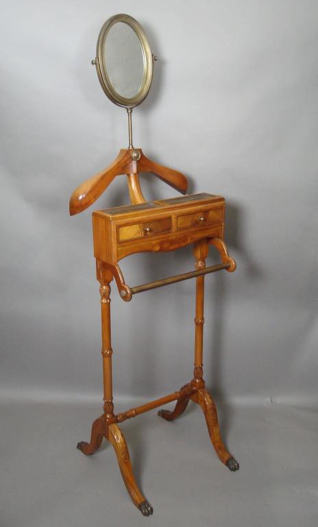 20th Century Figured Mahogany Gentleman's Valet Stand at 1stDibs
