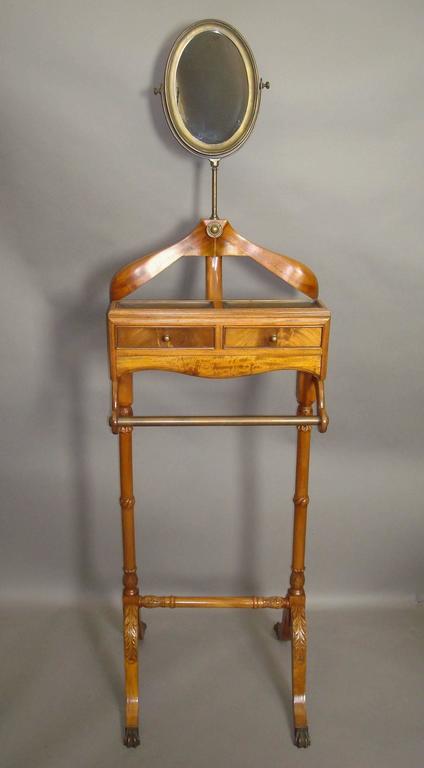 20th Century Figured Mahogany Gentleman's Valet Stand at 1stDibs