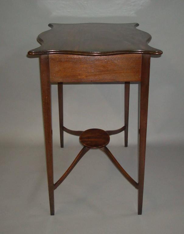 George III Mahogany Butterfly-Top Side Table in the Hepplewhite Manner ...