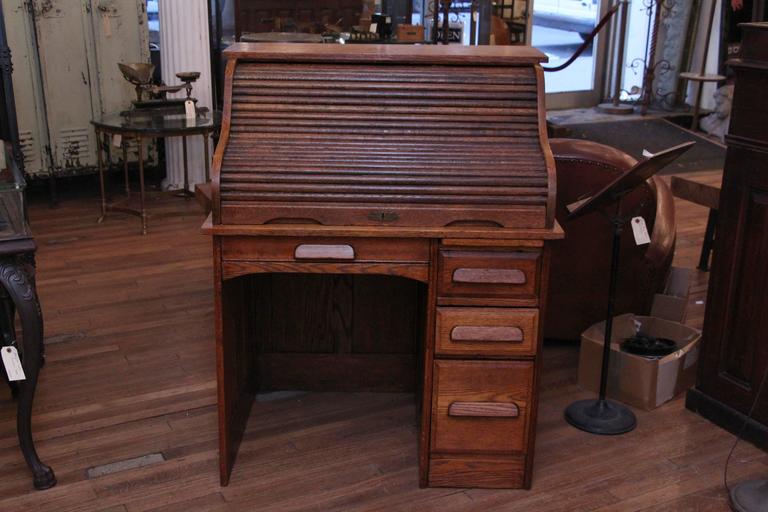 1880s Quarter Sawn Locking Oak Roll Top Desk with Right Side Pedestal ...