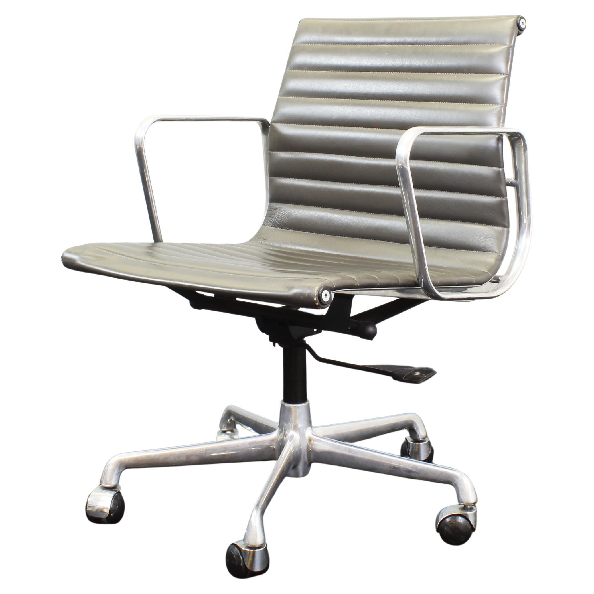 Charles and Ray Eames Ea117 Office Chair, Cast Aluminum, Synthetic ...