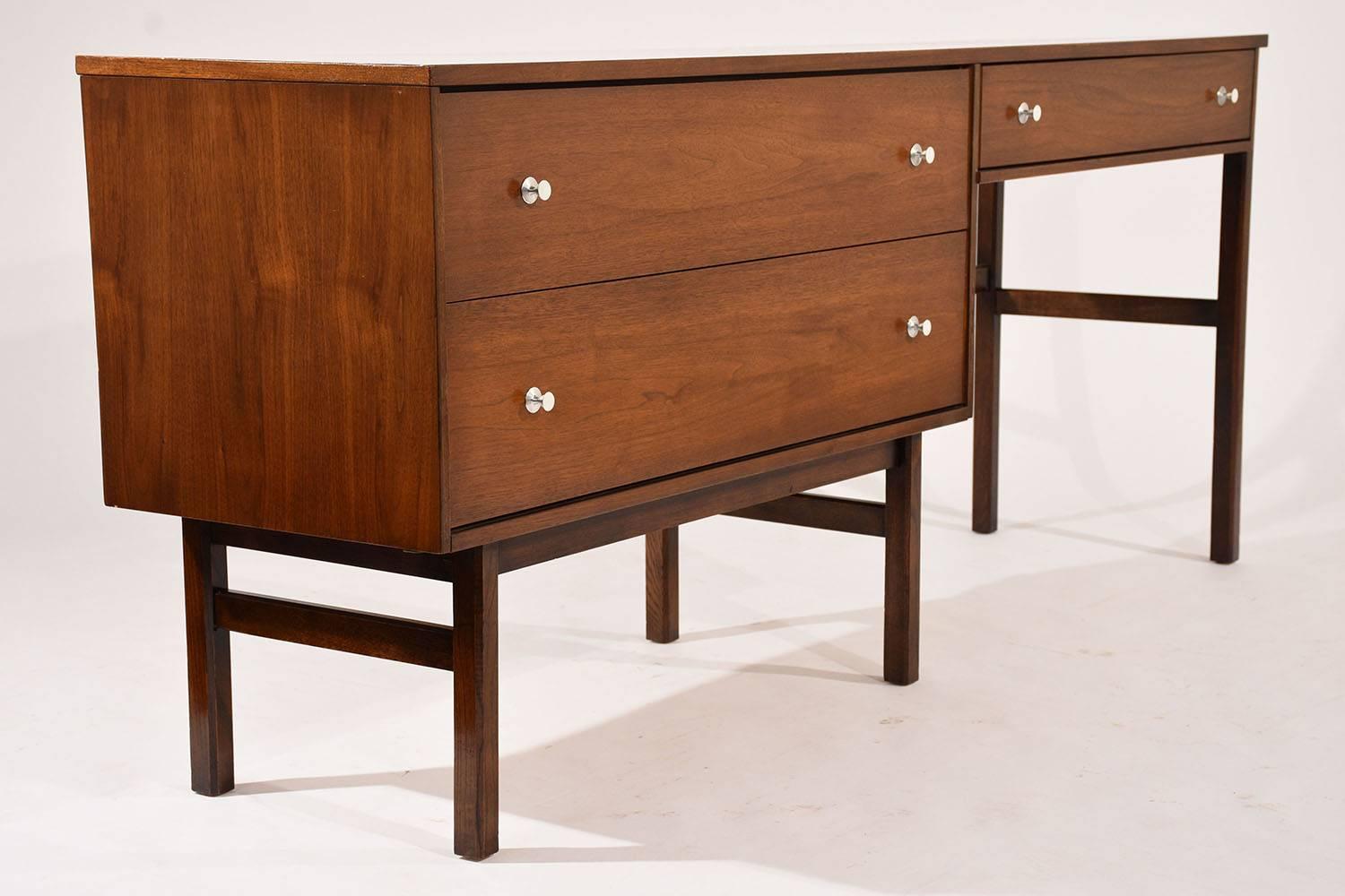 Mid-Century Modern Style Desk at 1stDibs
