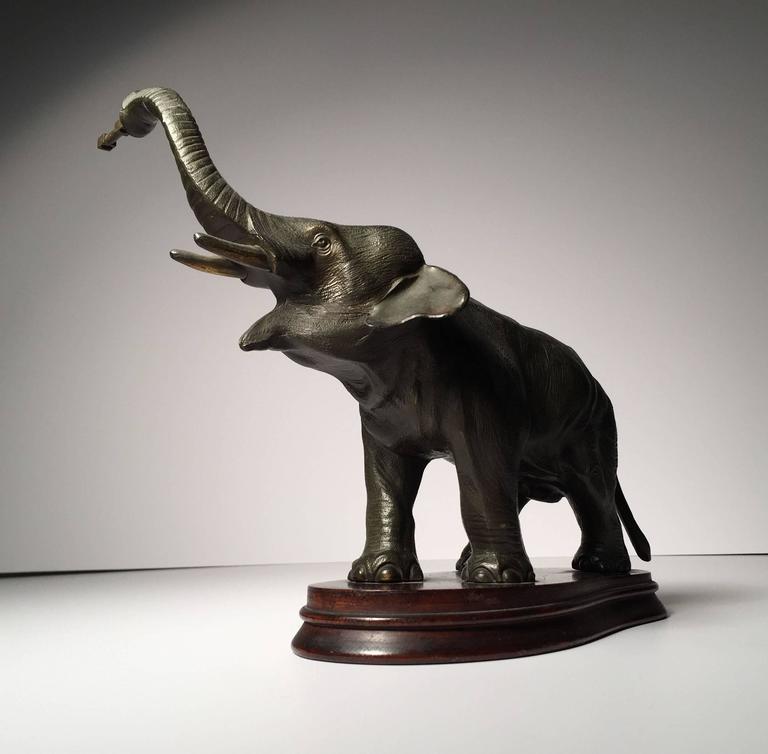 Junghans Bronze Patina Elephant Swing Mantel Clock For Sale at 1stDibs