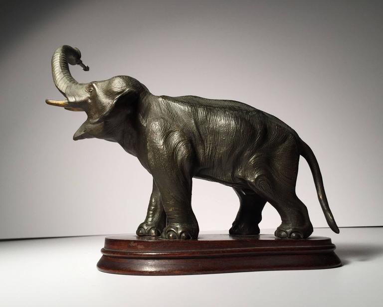 Junghans Bronze Patina Elephant Swing Mantel Clock For Sale at 1stDibs