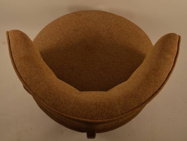 Round Mid-Century Lounge Chair at 1stDibs