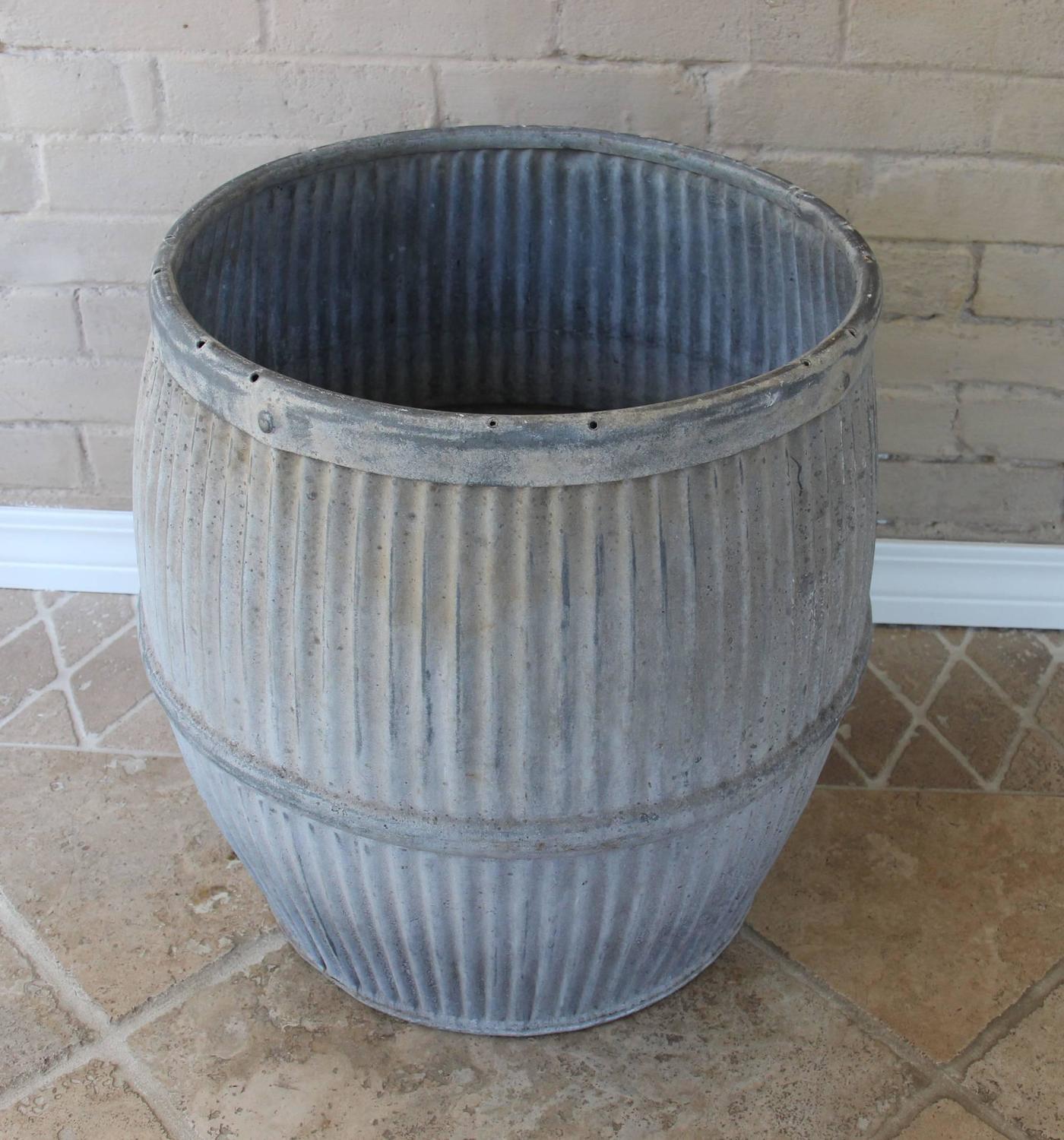 Vintage Galvanized Zinc English Dolly Tub at 1stdibs