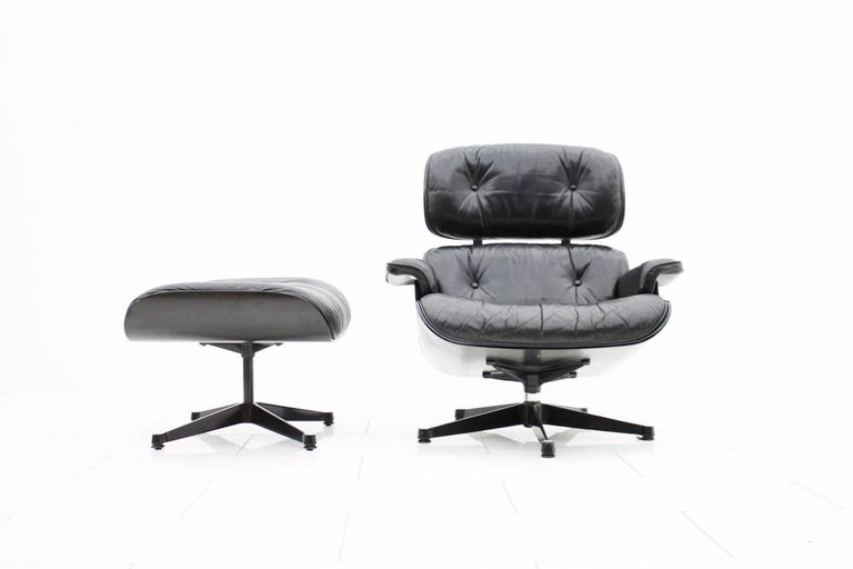 Charles Eames Lounge Chair with Ottoman Black / Black For Sale at 1stDibs
