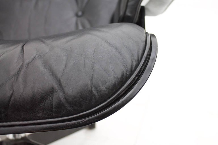 Charles Eames Lounge Chair with Ottoman Black / Black For Sale at 1stDibs