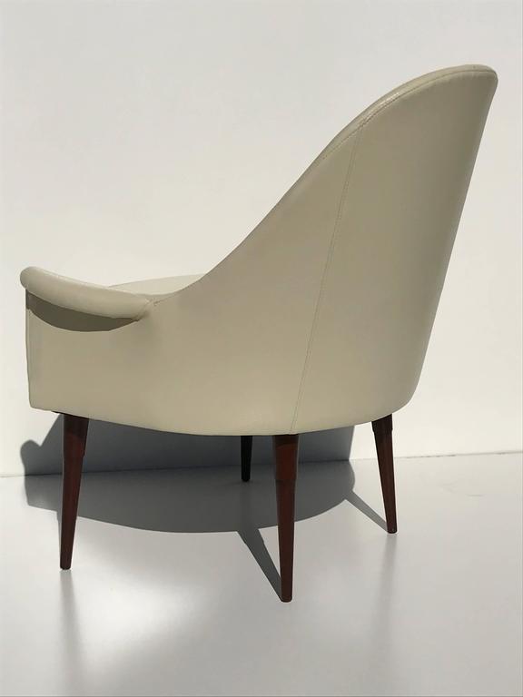 Petite Mid-Century Scoop Back Lounge Chair For Sale at 1stDibs
