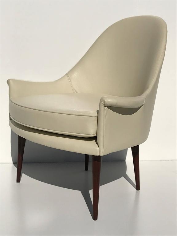 Petite Mid-Century Scoop Back Lounge Chair For Sale at 1stDibs