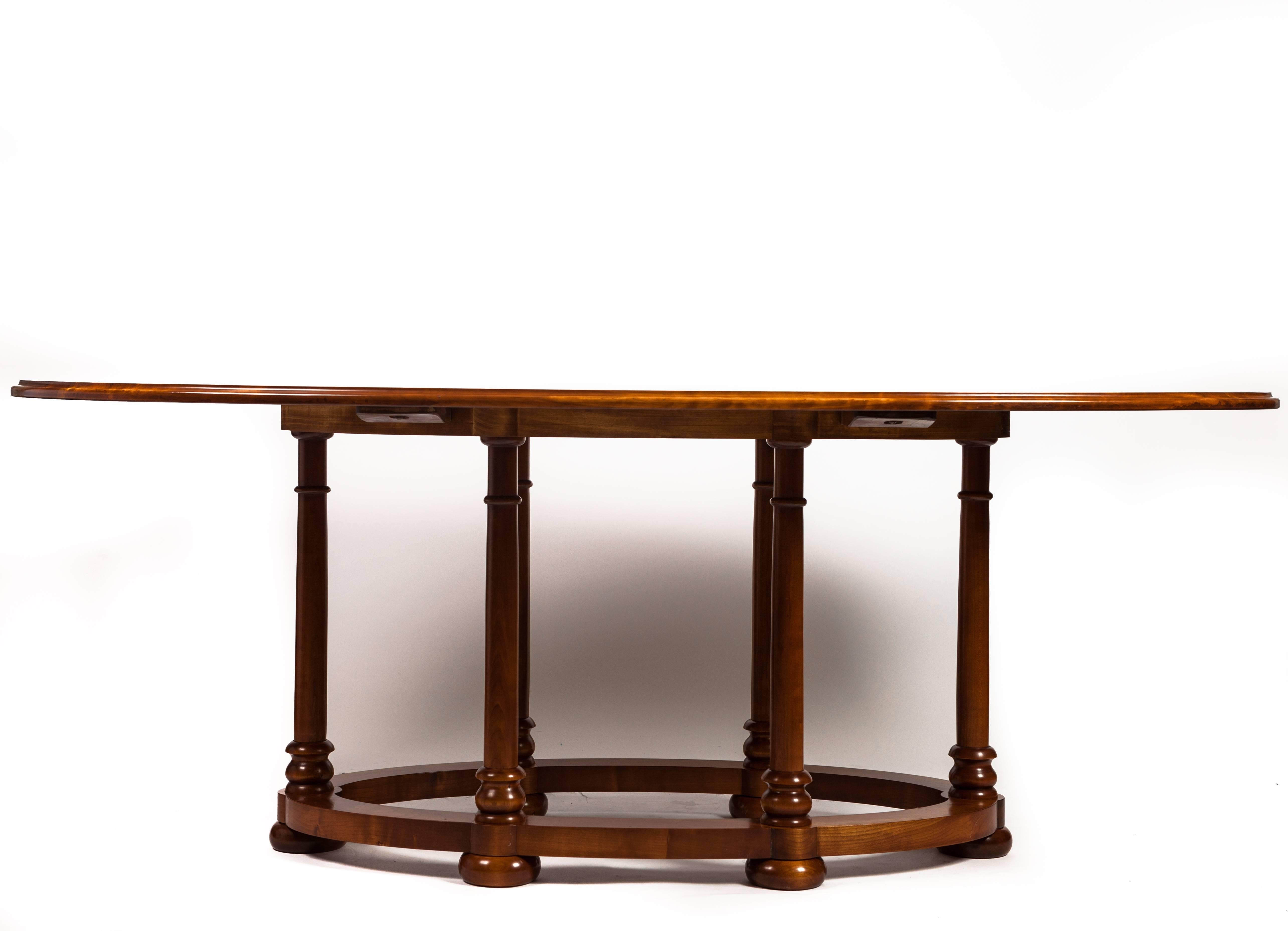 Custom Tiger Maple Oval Dining Table For Sale at 1stDibs