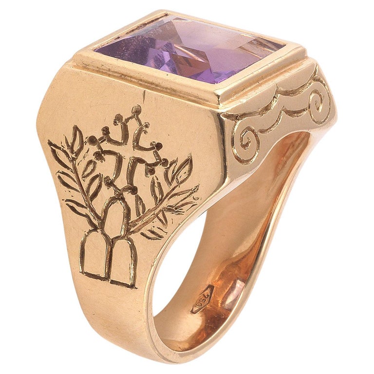 Vintage Gold and Amethyst Bishop Ring For Sale at 1stDibs