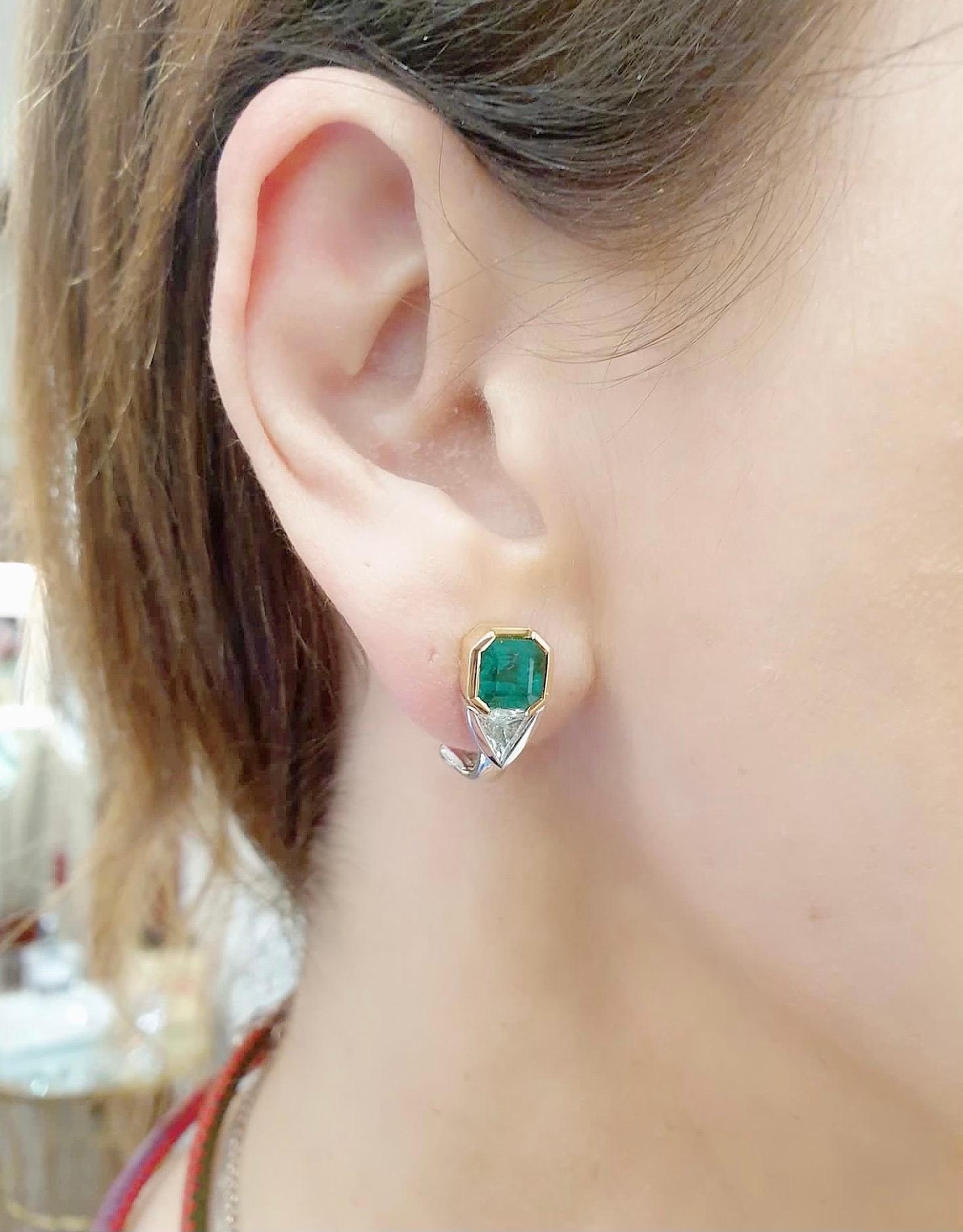 Colombian Emerald Earrings with Trillion-Cut Diamonds in 18 Karat Gold ...