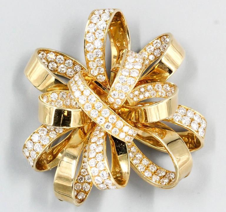 Chic Diamond Gold Ribbon Brooch at 1stDibs
