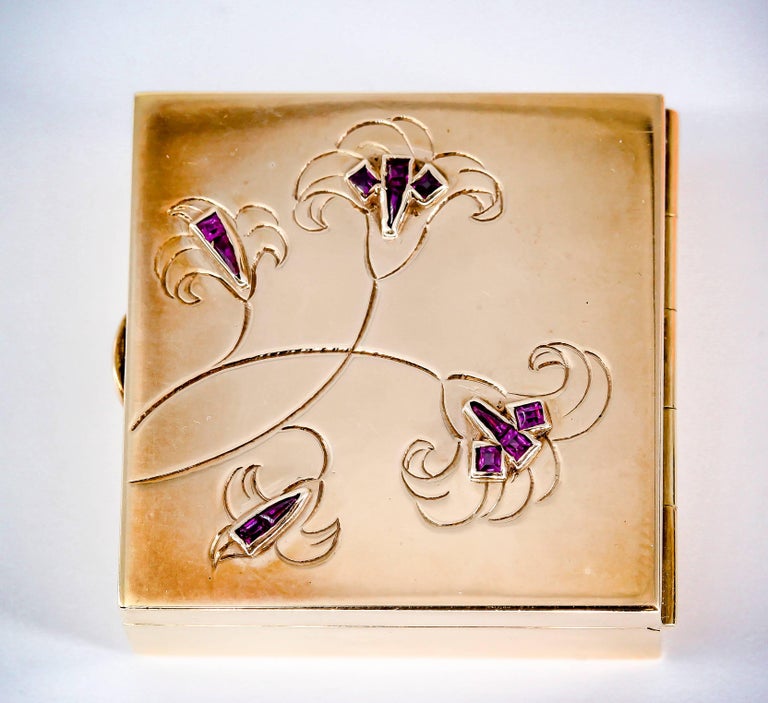 Van Cleef and Arpels Ruby and Rose Gold Pill Box at 1stDibs | van cleef box