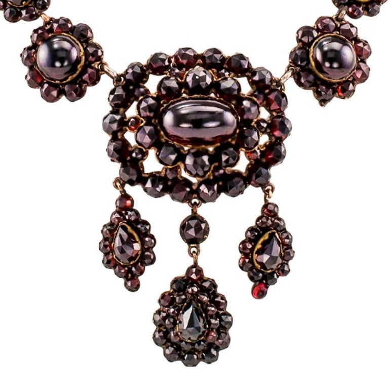 Victorian 1880s Garnet Necklace at 1stDibs | 1880s jewelry, victorian ...