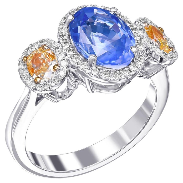 NO RESERVE - 4.40ct Sapphire, 0.81ct Fancy and 0.50ct Diamonds, 14k Gold Ring For Sale at 1stDibs
