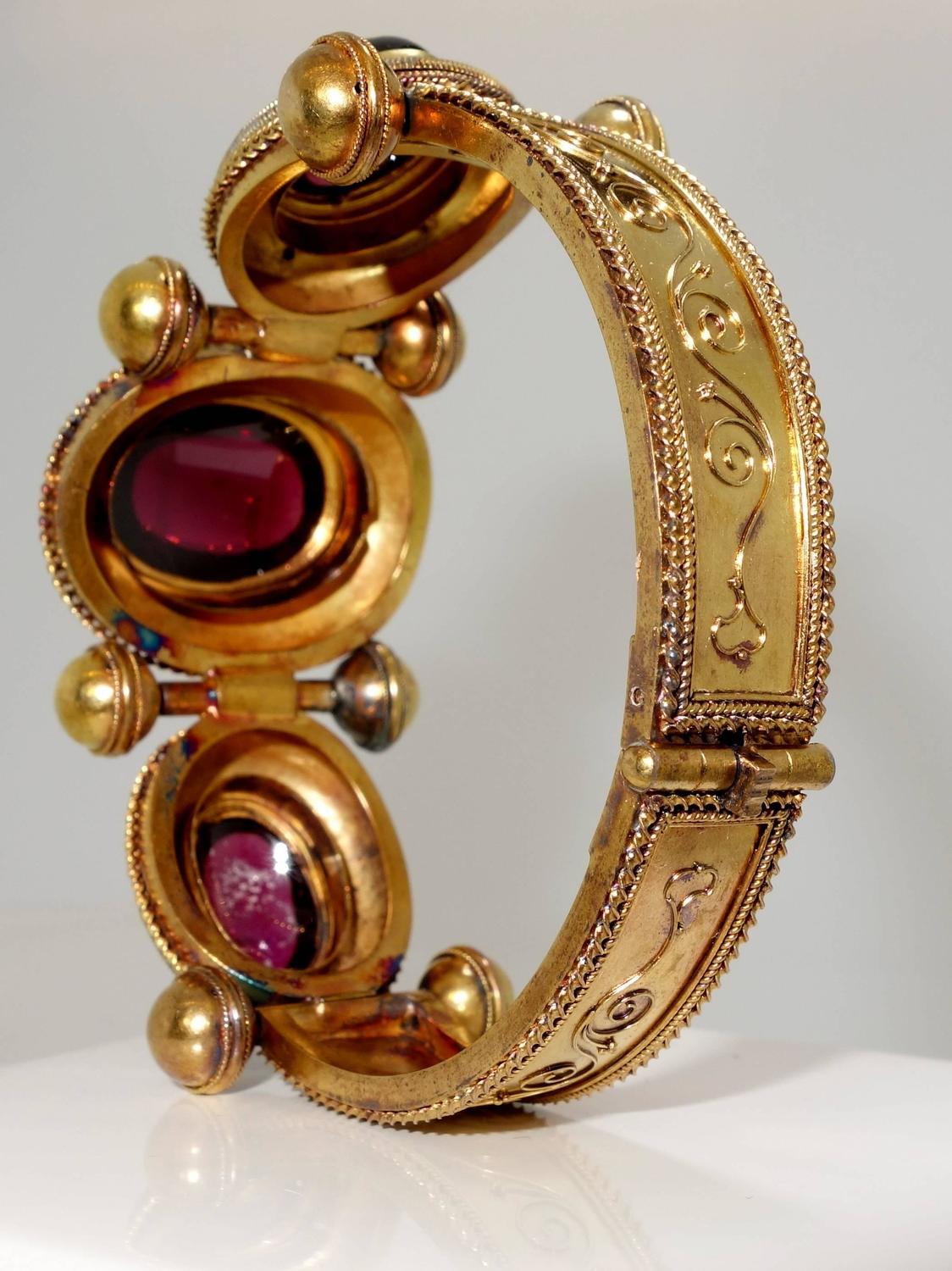 1880s Victorian Carbuncle Gold Bangle Bracelet For Sale at 1stdibs