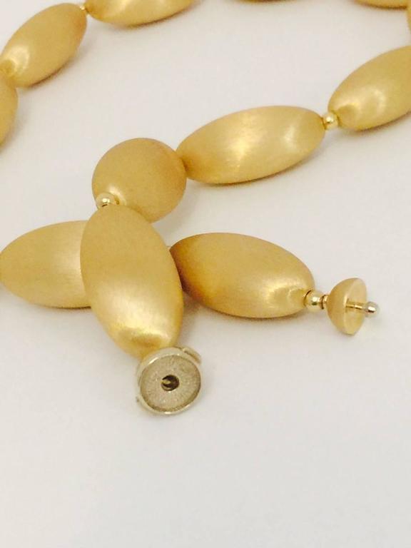 Magnificent Matte Finish Gold Oblong Links Necklace For Sale at 1stDibs