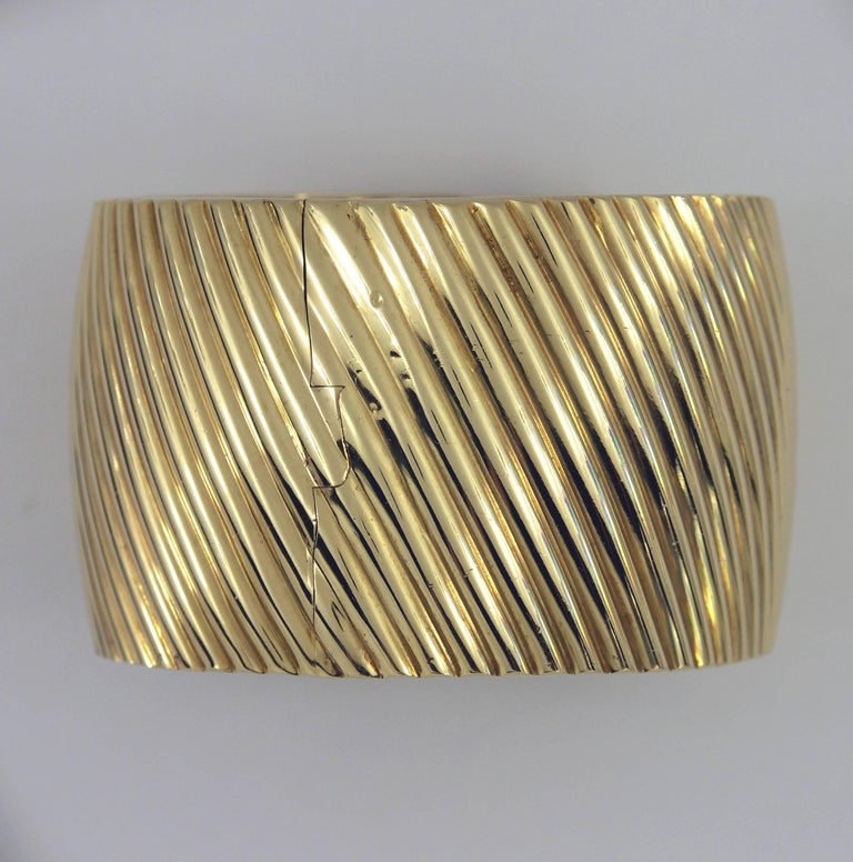 Ribbed Gold Bangle Bracelet at 1stdibs