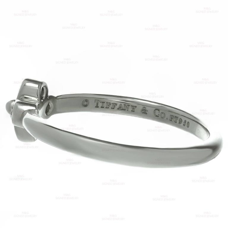 Tiffany and Co. Diamond Platinum Lace Flower Ring For Sale at 1stDibs