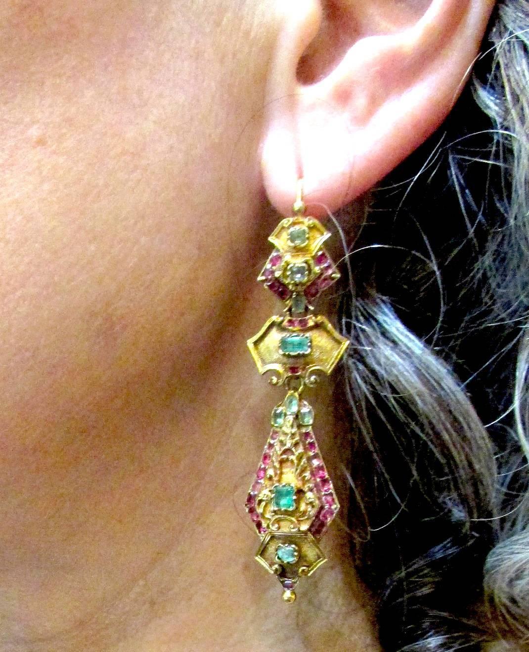 Early Victorian Emerald Ruby and Gold Drop Earrings For Sale at 1stdibs