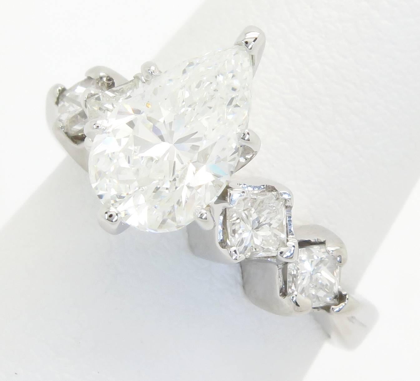 Pear and Princess Cut Diamond Gold Engagement Ring For Sale at 1stDibs