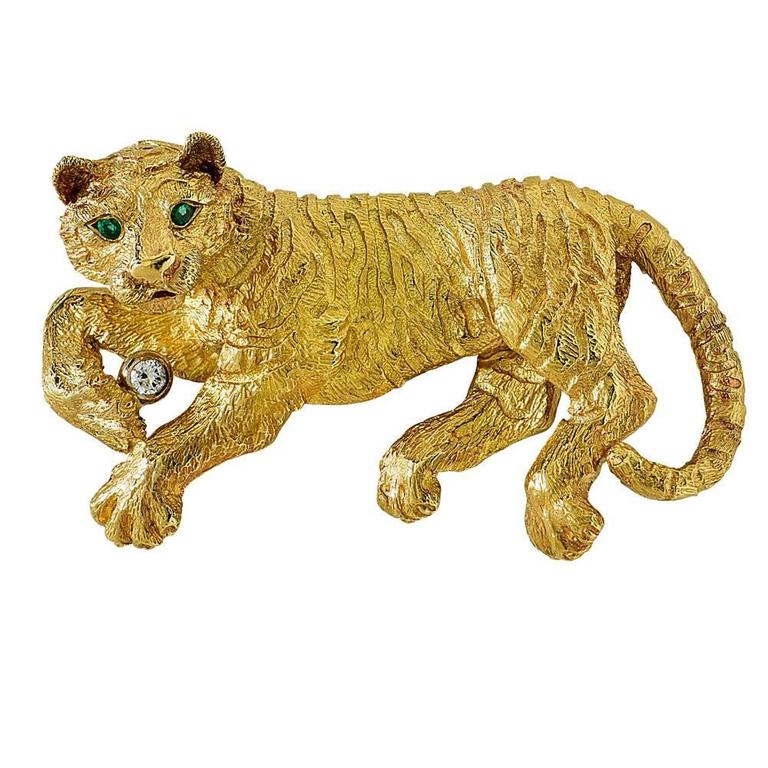 1990's Tiffany and Company Lioness Pin Brooch Emerald Eyes 18 Karat ...
