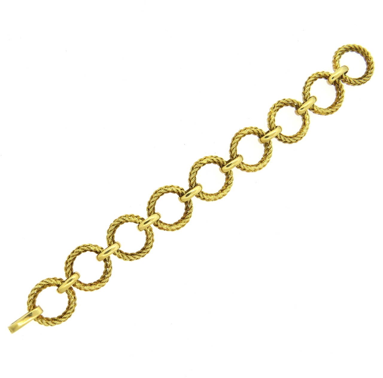 Classic 1970s Gold Circle Link Bracelet For Sale at 1stDibs