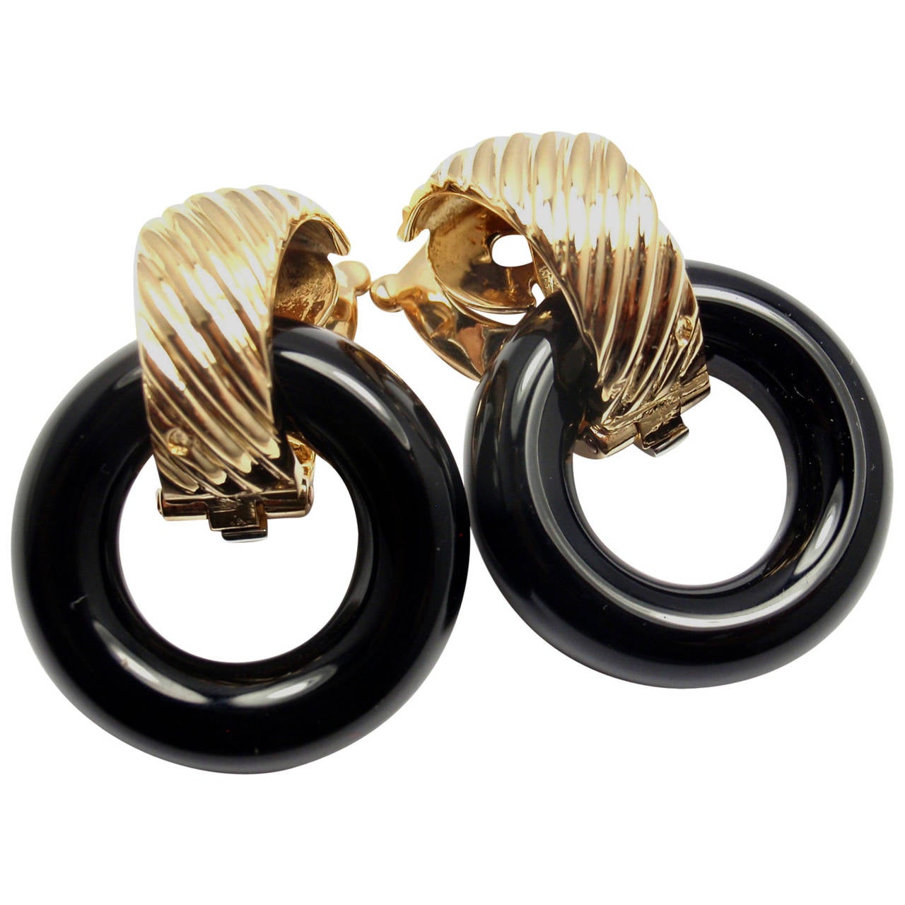Van Cleef and Arpels Black Onyx Yellow Gold Earrings at 1stDibs