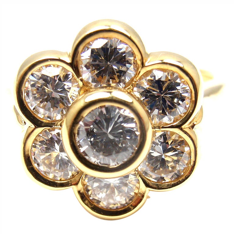 Van Cleef and Arpels Diamond Yellow Gold Fleurette Flower Ring at 1stDibs