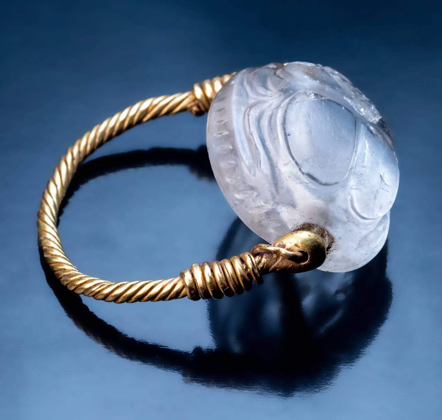 Ancient Greek Rock Crystal Gold Swivel Signet Ring For Sale at 1stdibs