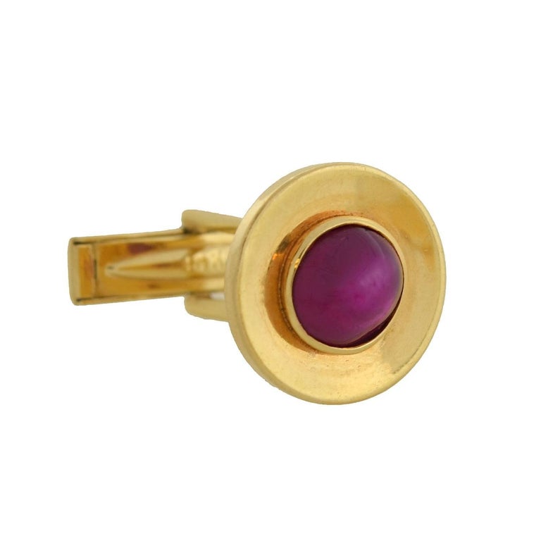 J.E. Caldwell Retro Burmese Ruby Cabochon Gold Cufflinks For Sale at ...