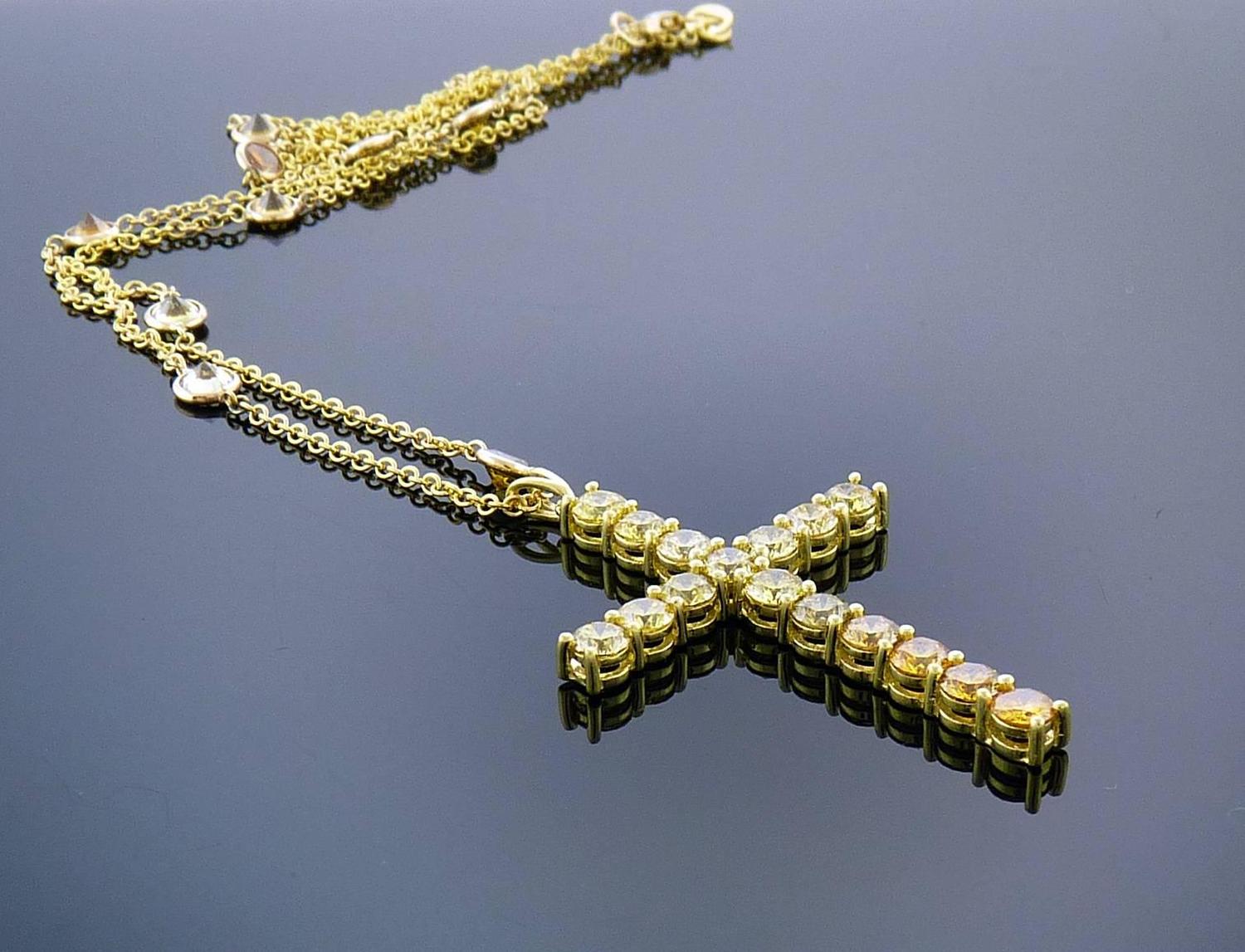 Multicolor Round Diamond 18K Yellow Gold Cross Necklace For Sale at 1stdibs