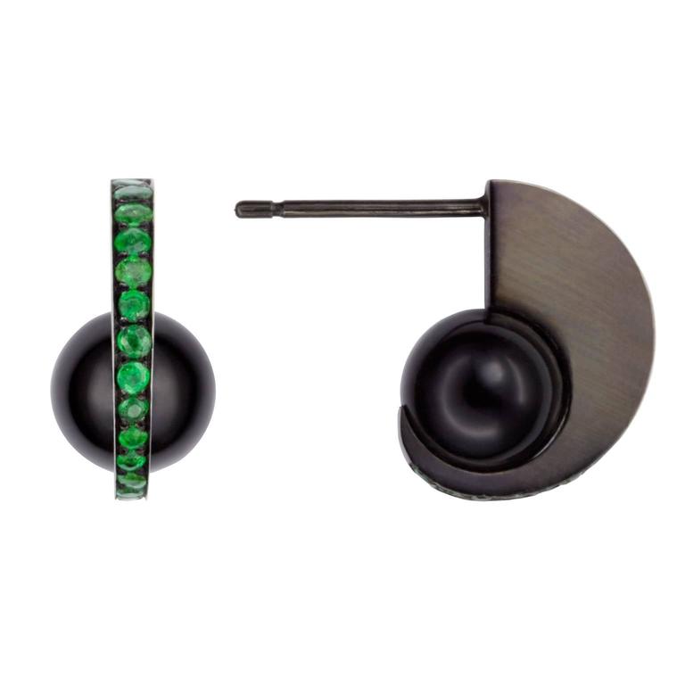 Hannah Martin London Emerald Onyx Gold Stud Earrings For Sale at 1stDibs