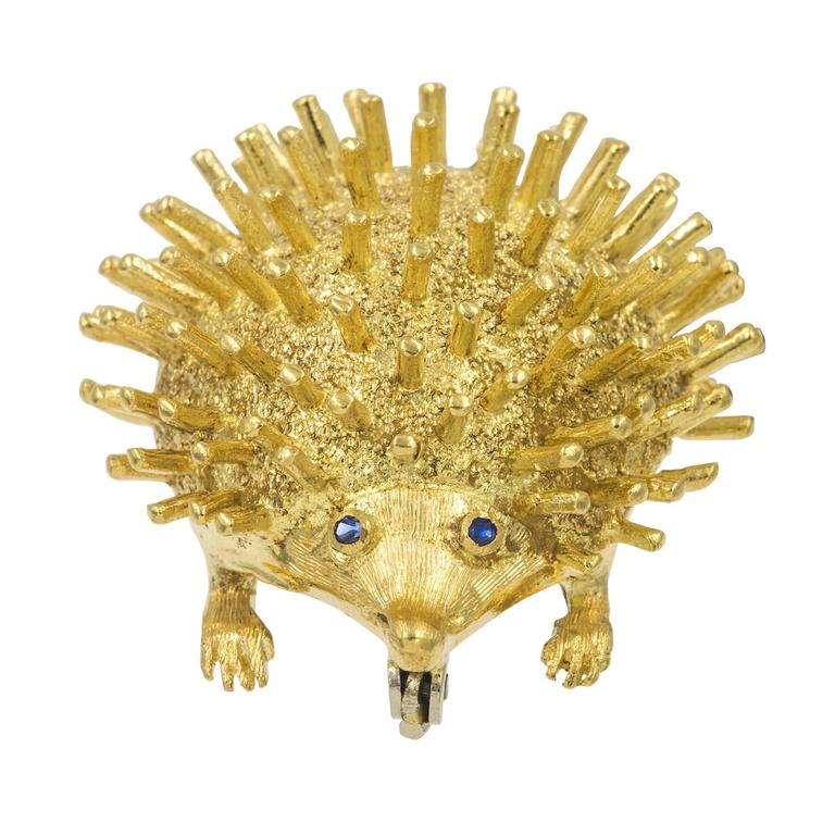 18k Gold and Sapphire Hedgehog Brooch For Sale at 1stDibs