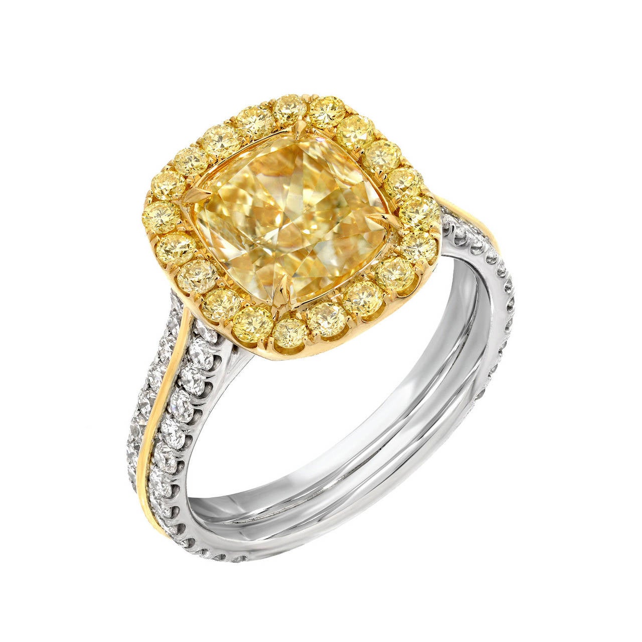 Fancy Light Yellow Diamond Ring 2.40 Carat GIA Certified For Sale at ...