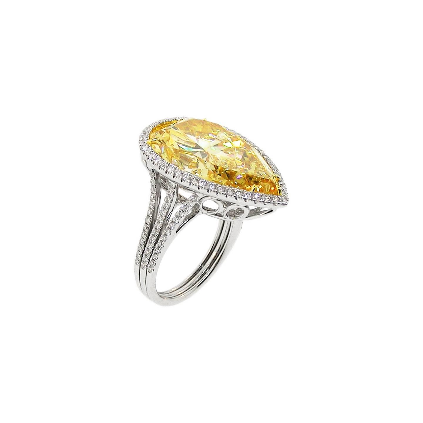 18 Carat Canary Diamond Platinum Ring "The Golden Idol"﻿ For Sale at ...