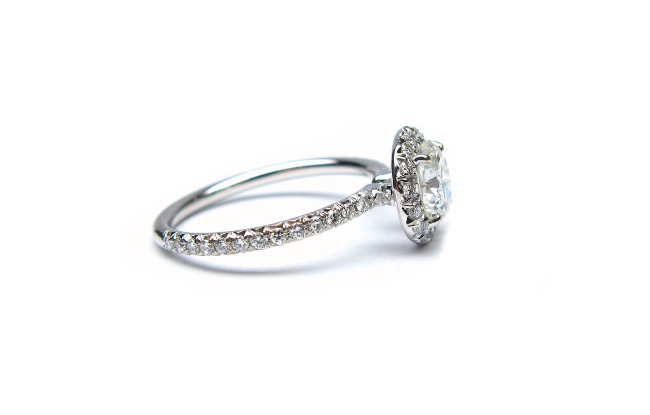 1.01 Carat Round Brilliant Diamond Engagement Ring at 1stDibs