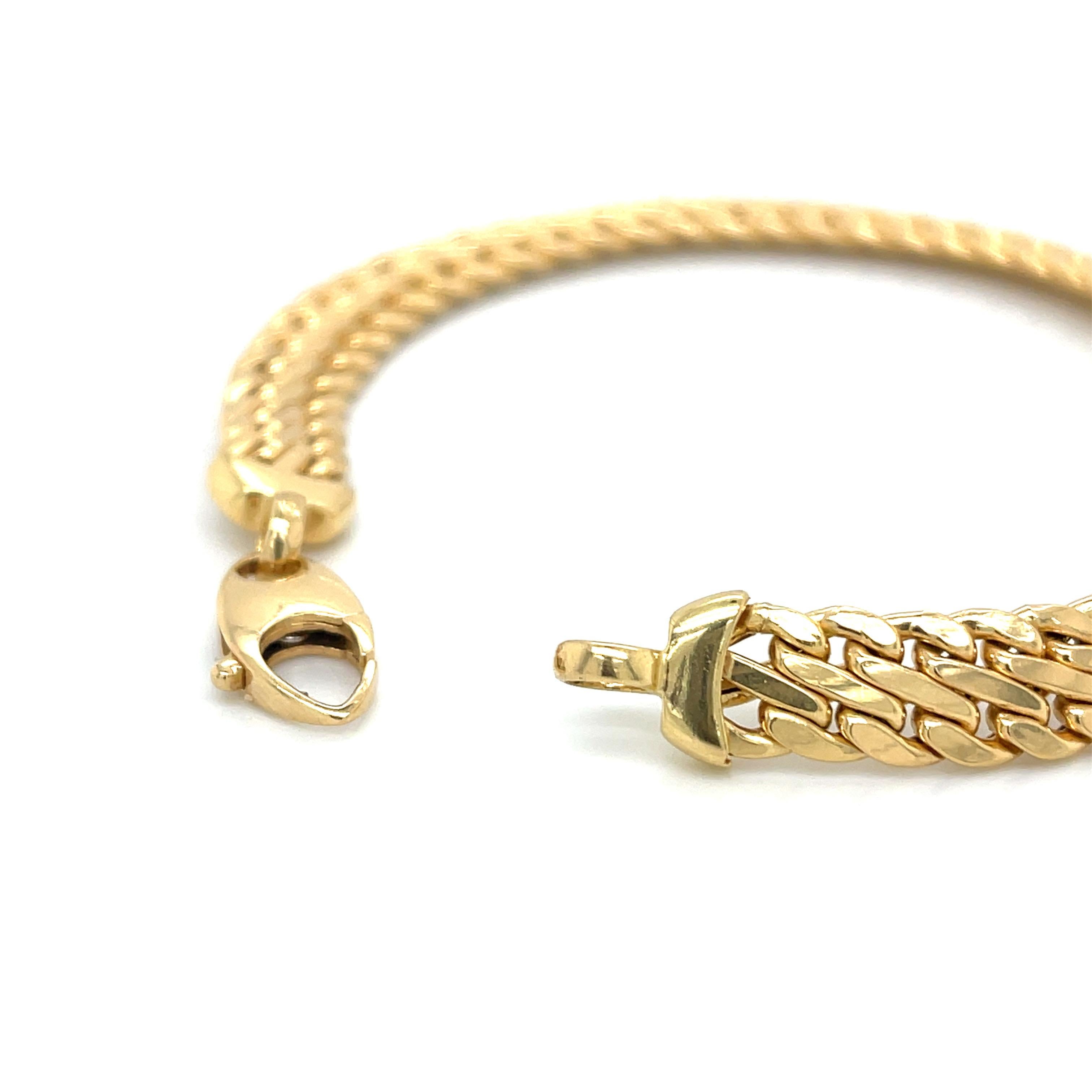 18 Karat Solid Yellow Gold Double Curb Chain Bracelet For Sale at 1stDibs